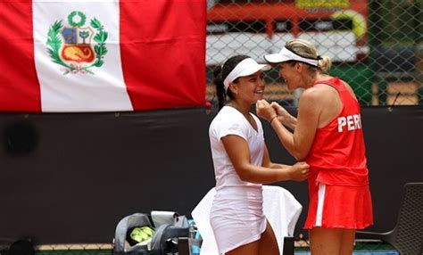 Tennis Legend Laura Arraya Coaching Luciana Perez Peru Bil Flickr