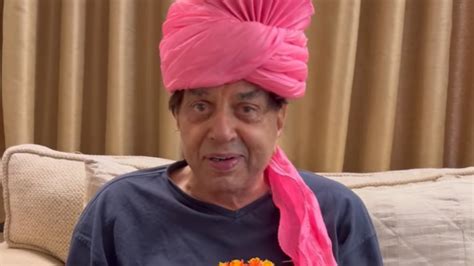 Dharmendra Receives Ts Blows Kiss As He Thanks Everyone For Wishes