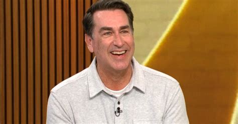 Rob Riggle On Life Lessons From Military Service To Comedy Cbs News