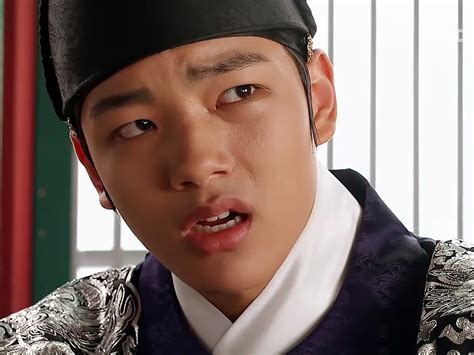 The Moon That Embraces The Sun Lee Hwon