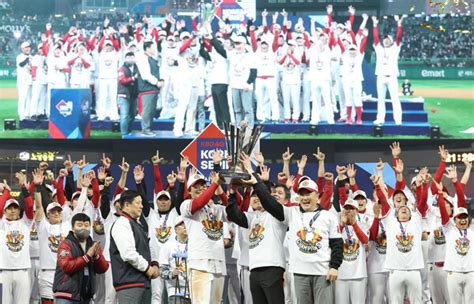 정용진 눈물 ‘쓱ssg 랜더스 창단 2년 만에 한국시리즈 우승 랭크파이브rank5