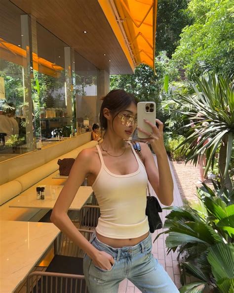 ยิปซี คีรติ เผยภาพแซ่บ ดึงบิกินี่ลงแบบนี้ เห็นแล้วใจคอไม่ดี