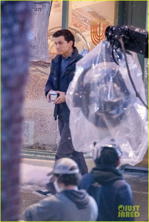 Zendaya And Tom Holland Film Scenes For Spider Man 3 See The Set Pics