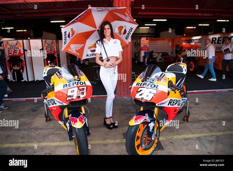 Honda Umbrella Girls