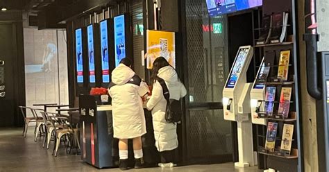 ‘서울의 봄 히트 덕에…작년 연말 영화관 매출 127 급증[머니뭐니]