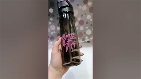 Темные пластиковые бутылки для воды/шейков с надписями от Printvision ...
