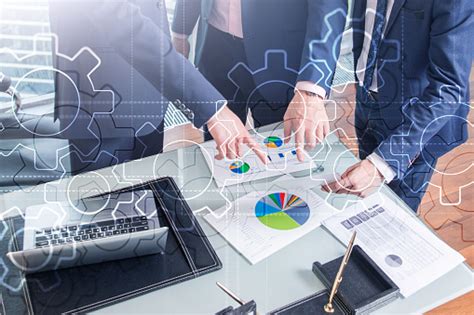 이중 노출 기어 메커니즘 배경 흐리게 비즈니스와 산업 공정 자동화 개념입니다 공학에 대한 스톡 사진 및 기타 이미지 공학 금융 기계 부분 Istock