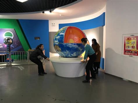 乌苏市科协：科技馆全面开展展品检修大排查 确保寒假期间安全有序运行 新疆维吾尔自治区科学技术协会