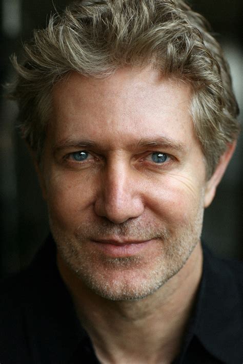 Jane Perry About Entertainmentie