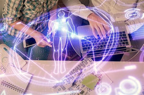 함께 일하는 남자와 여자의 이중 노출과 교육 테마 홀로그램 그리기 컴퓨터 배경입니다 맨 위 보기 2명에 대한 스톡 사진 및 기타 이미지 Istock