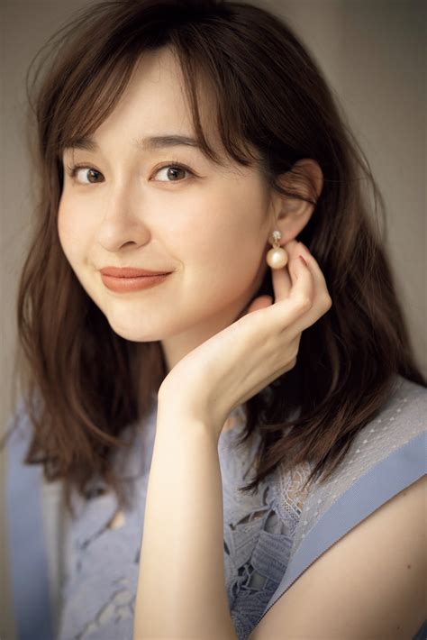 1000年に1度の童顔巨乳・花咲ひより2nd写真集の発売記念イベントが決定、極上アザーカットも公開 Entame Next アイドル