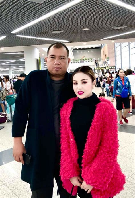 ស្ងាត់ៗ ដេននីក្វាន់ ដឹកដៃគូស្នេហ៍ ហោះទៅដល់ចិន Khmerload