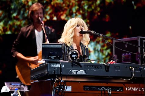 Fleetwood Mac Singer Christine Mcvies Cause Of Death Revealed