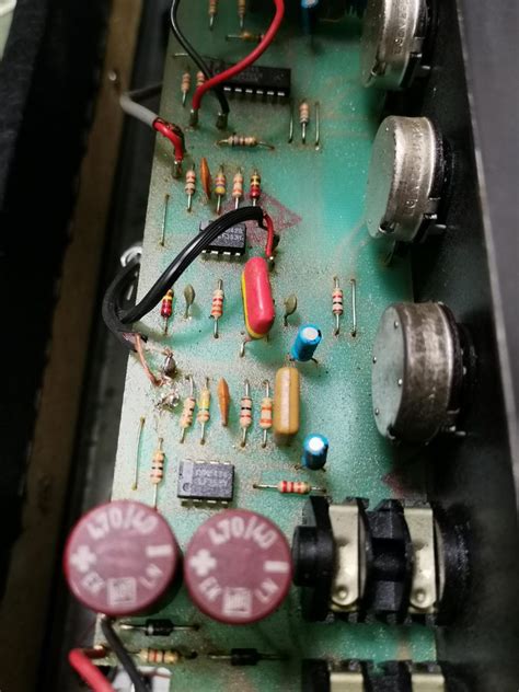 Guitar Amplifier Emits A Continuous Beep Which Pitch Vary Depending On