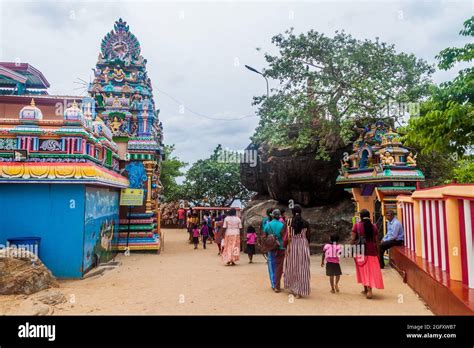 Trincomalee Sri Lanka July 23 2016 Local People Visit Kandasamy