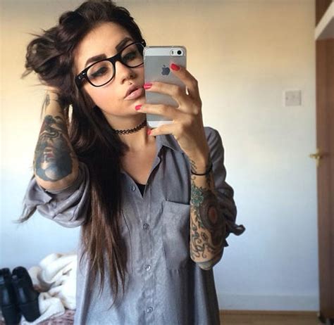 Do You Think Its Sexy For Girls To Wear Collars Out In Public