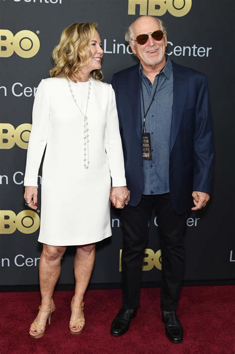 Jimmy Buffetts Widow Sues Estate Co Trustee Over Singers 275 Million Fortune