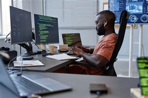 Premium Photo Side View Portrait Of Black Software Engineer Working