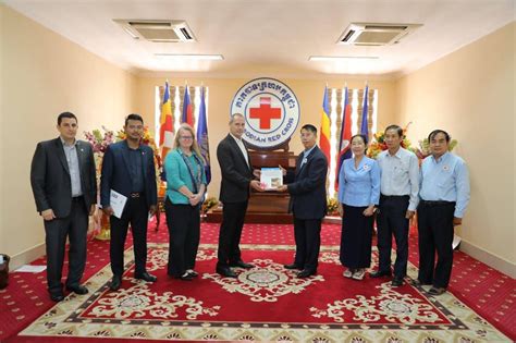 កាកបាទក្រហមកម្ពុជា និងប្រតិភូគណៈកម្មាធិការអន្តរជាតិកាកបាទក្រហម អាយ ស៊ី អរ ស៊ី