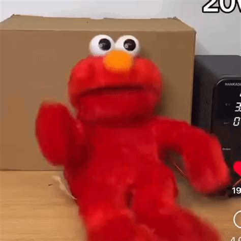 Elmo Elmo Meme  Elmo Elmo Meme Freaking Out Discover And Share S