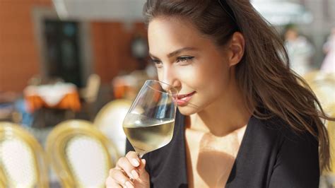 Alcohol Side Effects Excessive Drinking Can Lead To Vaginal Dryness Healthshots