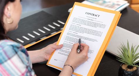 contract variations contracts specialist