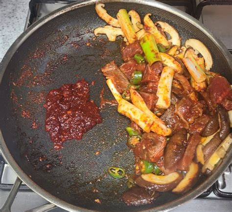 매운 소고기 버섯볶음 소고기요리 캠핑 그리들 요리