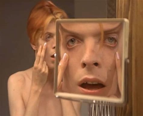 Pin On Art David Bowie Bowie Singer