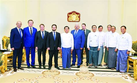 နိုင်ငံတော်စီမံအုပ်ချုပ်ရေးကောင်စီဥက္ကဋ္ဌ နိုင်ငံတော်ဝန်ကြီးချုပ် ဗိုလ