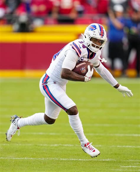 Stefon Diggs Runs With The Ball At Arrowhead Stadium 2022 Buffalo Bills Bills Fans