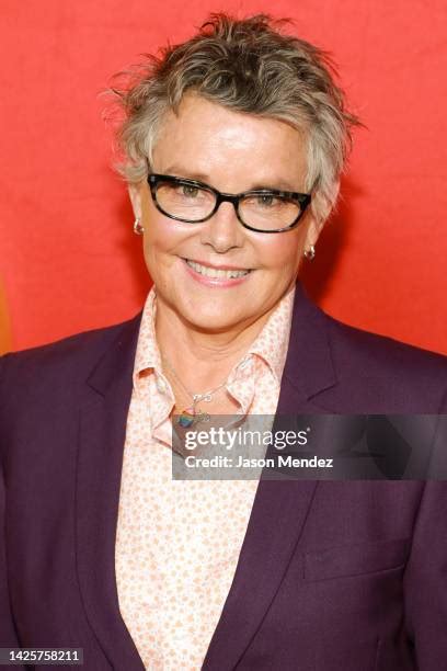 271 Amanda Bearse Photos And High Res Pictures Getty Images