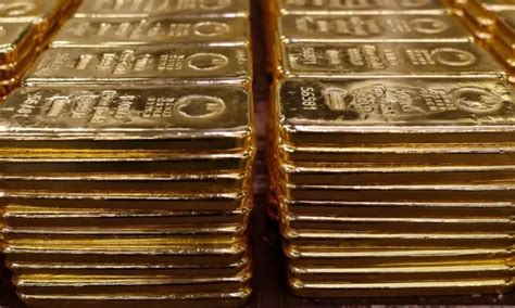 Gold Prices Decrease In Pakistan A Day After Massive Increase