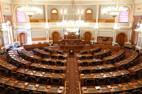 Senate Angus King Introduces Gas Operated Semiautomatic Firearm