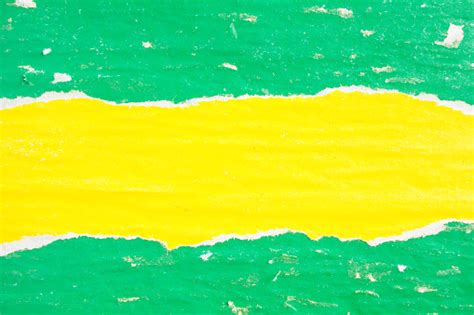 노란색과 녹색 구겨지고 찢어진 오래된 종이 포스터와 접착제 질감 배경의 더러운 흔적이있는 플래카드 텍스트에 사용할 수 있습니다 가장자리에 대한 스톡 사진 및 기타 이미지