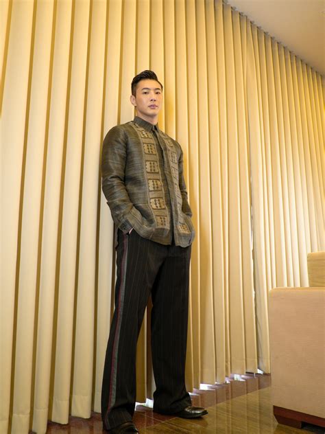 Kim Ji Soo Wears Barong Tagalog At Pasasalamat Pageone