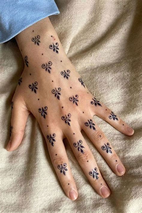 30 Beautiful Henna Designs Cute And Simple Pattern Henna Cute Henna