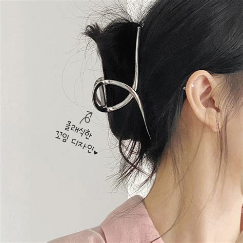 [여신템 올림머리] 글로시메탈꼬임헤어집게핀 2color 골드 실버 유광 숱많은머리 악어 대왕 사계절 봄 여름 가을 겨울 에이블리