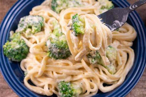 Easy Broccoli Fettuccine Alfredo Pasta Best Homemade Recipe Dinner