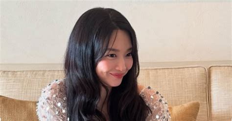 ‘김우빈♥ 신민아 스페인에서 명품 드레스와 주얼리로 완성한 환상적 자태