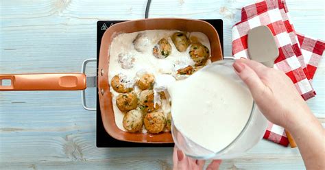Тефтели с начинкой: 3 рецепта фрикаделек в соусе - Со Вкусом