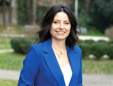 Osimo Elegge Michela Glorio Prima Donna Sindaca Vittoria Al Primo