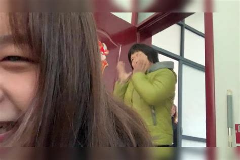 女大学生偷拍七大姑八大姨，第二个阿姨最自信 阿姨 大学生