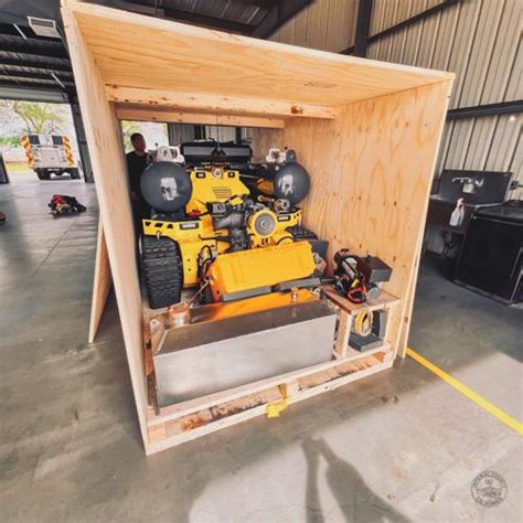 Fire Department Introduces Thermite Firefighting Robot Rs3 Law And Fire