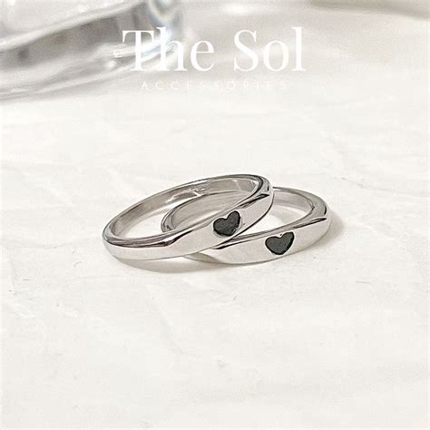 Nhẫn Titan Bkack Mini Heart The Sol