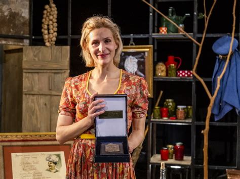 Minji Peković Uručena Nagrada Ljubinka Bobić Seecult