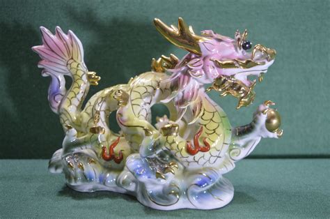 Купить Фигурка статуэтка фарфоровая Дракон с жемчужиной разноцветный Фарфор Азия в