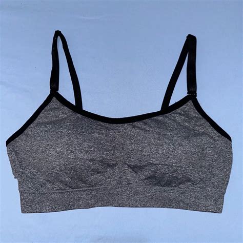 Sports Bra (M), Women's Fashion, Activewear on Carousell