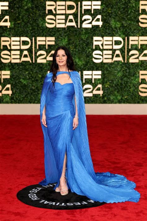 Catherine Zeta Jones 55 Looks Amazing In Twinning Look With Husband