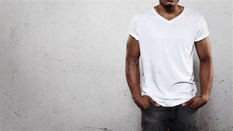 Nasses T Shirt Stockfoto Bild Von Haar Sand Relax Küstenlinie 2064864