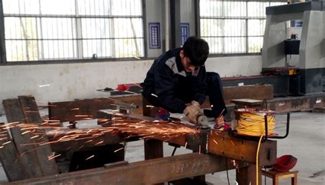 日照技师学院首台数控切割设备研发成功 顺利被购买 机床行业动态 中国泵阀网